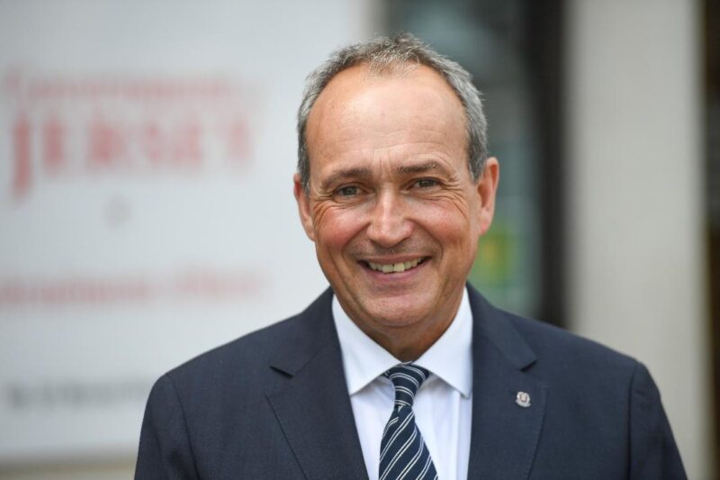 lyndonfarnham.je Chief Minister – Official website – Deputy Lyndon ...